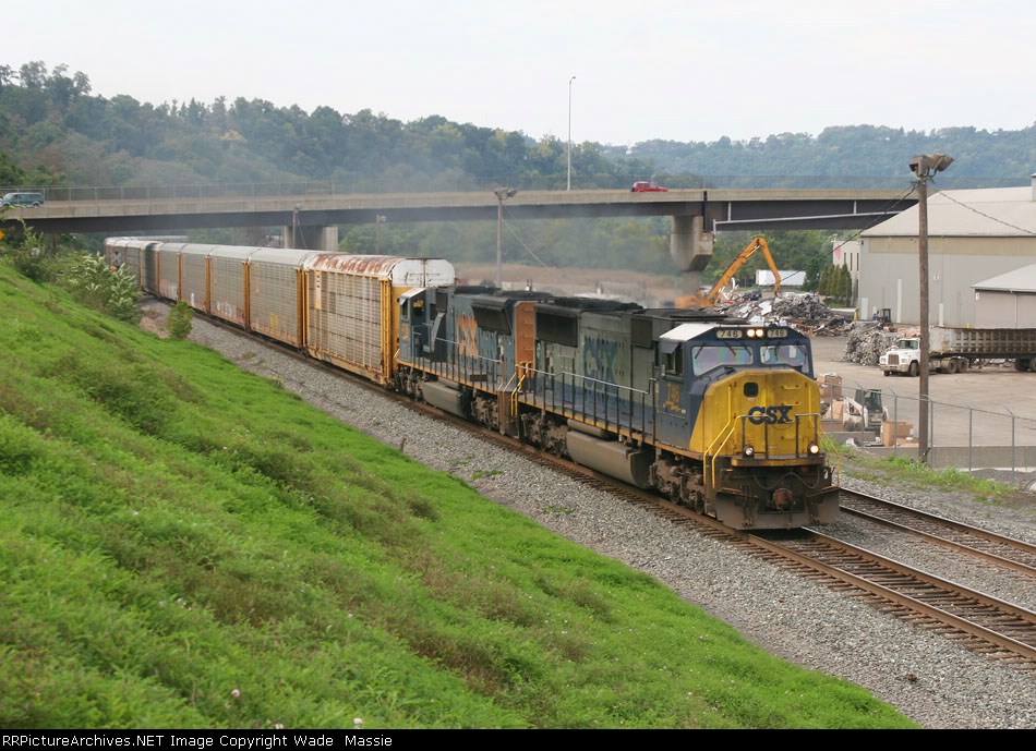 CSX 746 eastbound with a filthy lead engine
